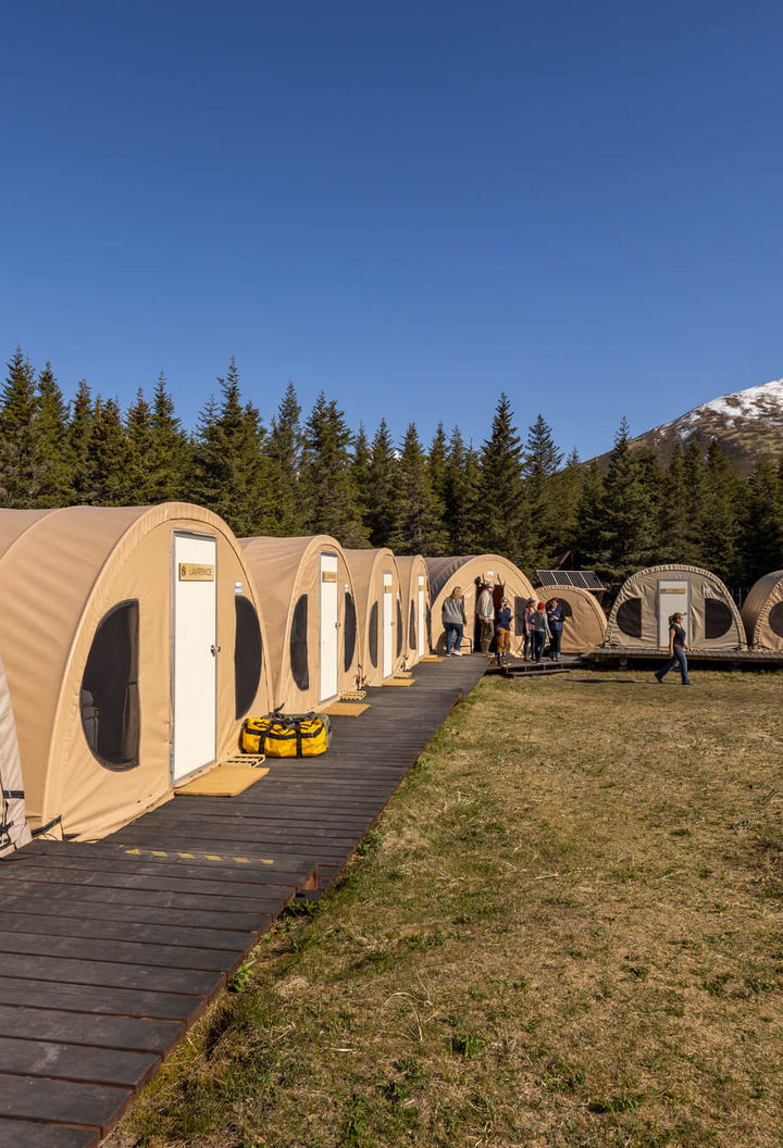 Alaska Bear Camp | Discover the World